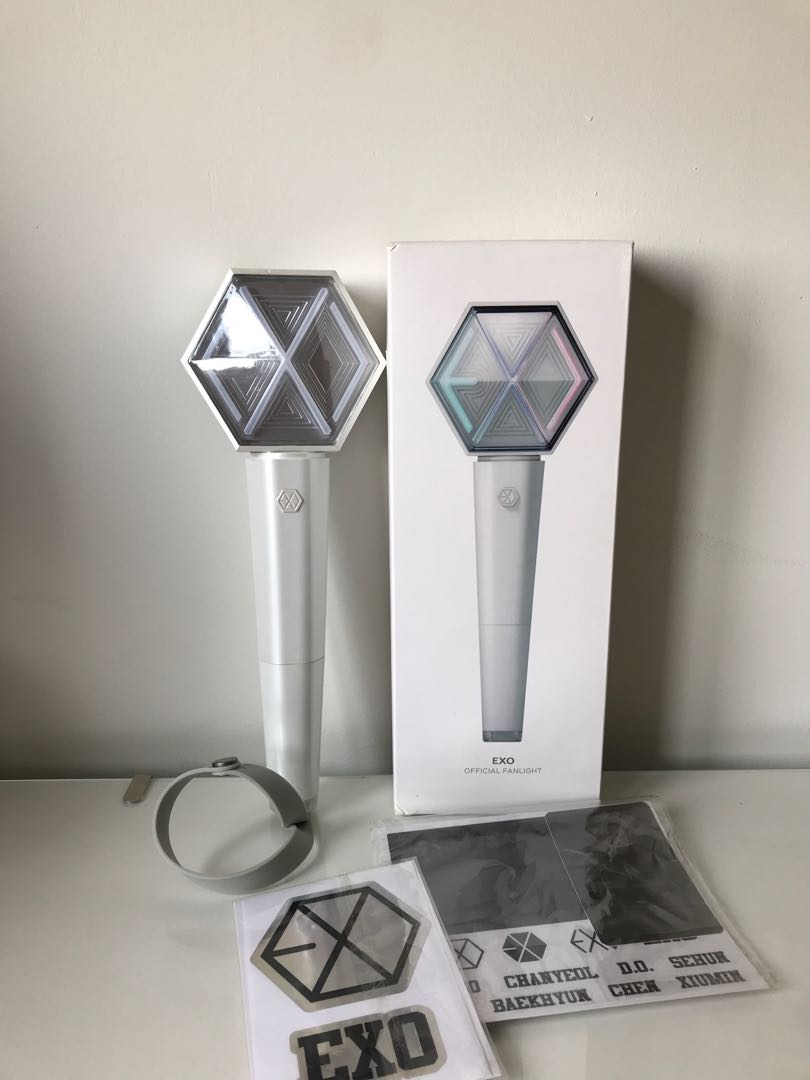 5 Rekomendasi Merchandise yang Harus Dimiliki EXO-L | rank.co.id